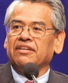 Eliseo Medina : Awards | Carnegie Corporation of New York