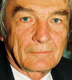 Ivar Giaever : Awards | Carnegie Corporation of New York