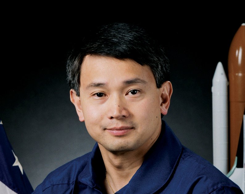 Eugene H. Trinh : Awards | Carnegie Corporation of New York